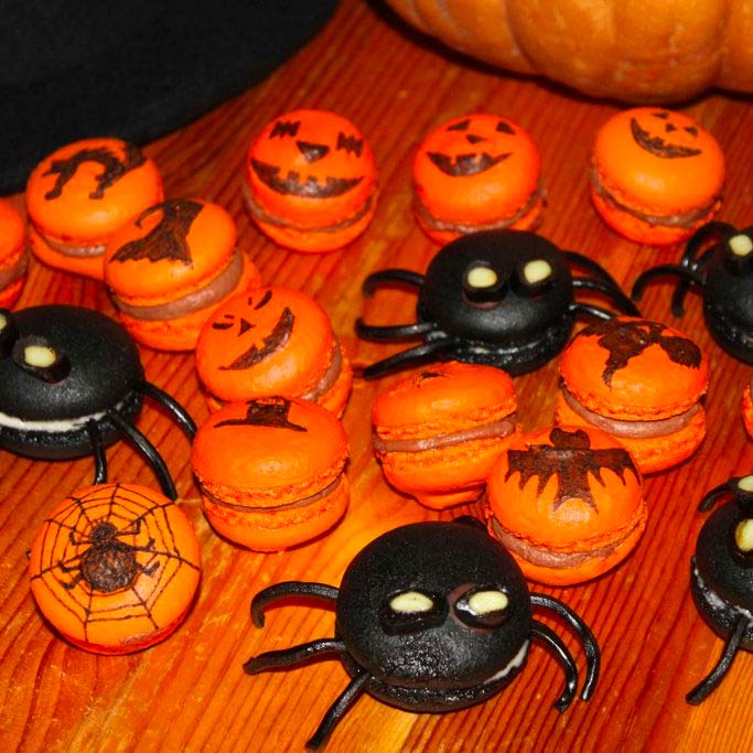 Macarons araignées et citrouilles pour fêter Halloween - La pâte d'Amanda